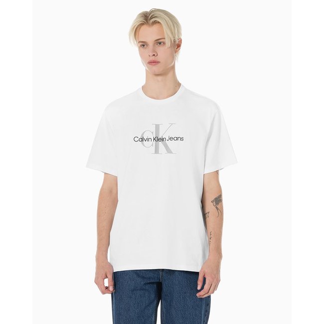 25 S/S[남] 레귤러핏 히어로 모노그램 로고 반팔 티셔츠(40EM289-UB1)