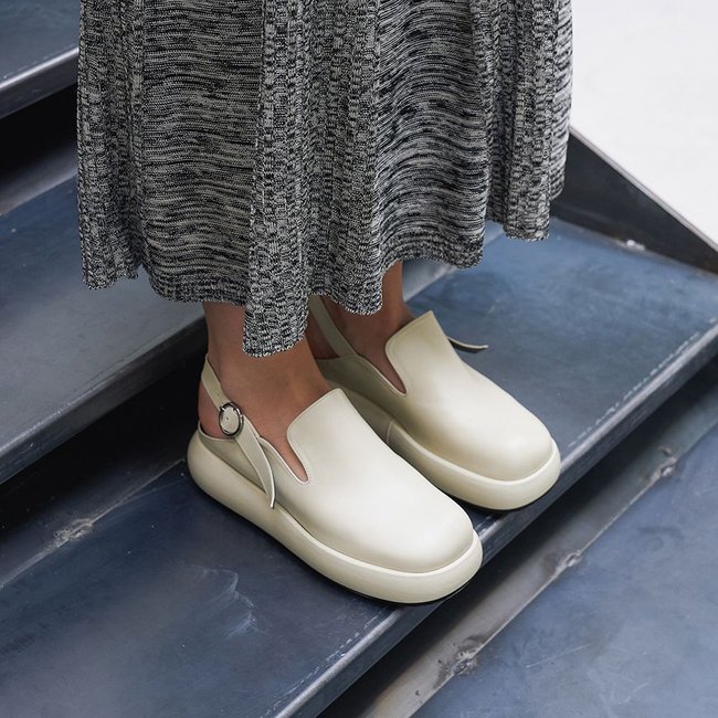 블랑수블랑 | Lisa Clogs Leather Ivory | 갤러리아몰