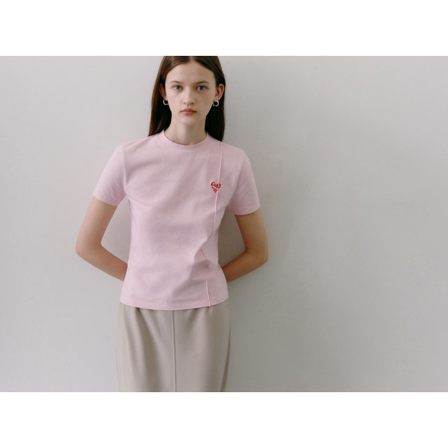 [레이로우]신영와코루 핀턱 하트심볼 티셔츠(9TS2001Y_2C)
